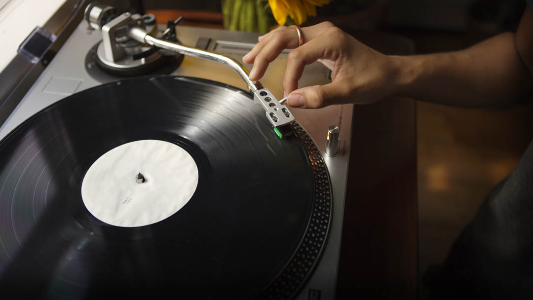 UK vinyl sales hit their highest level since 1990