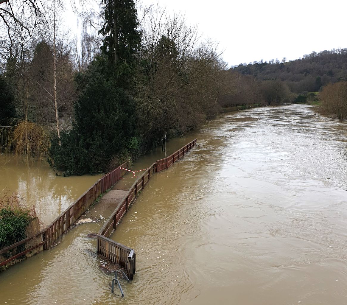 Rising river levels causing flooding issues in Oxfordshire | News ...