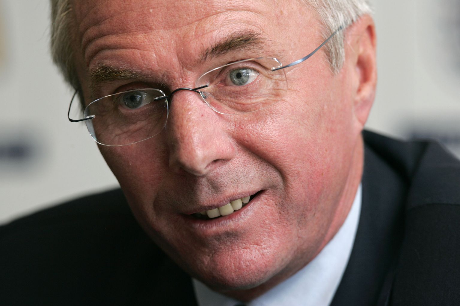 Former England manager confirms cancer diagnosis