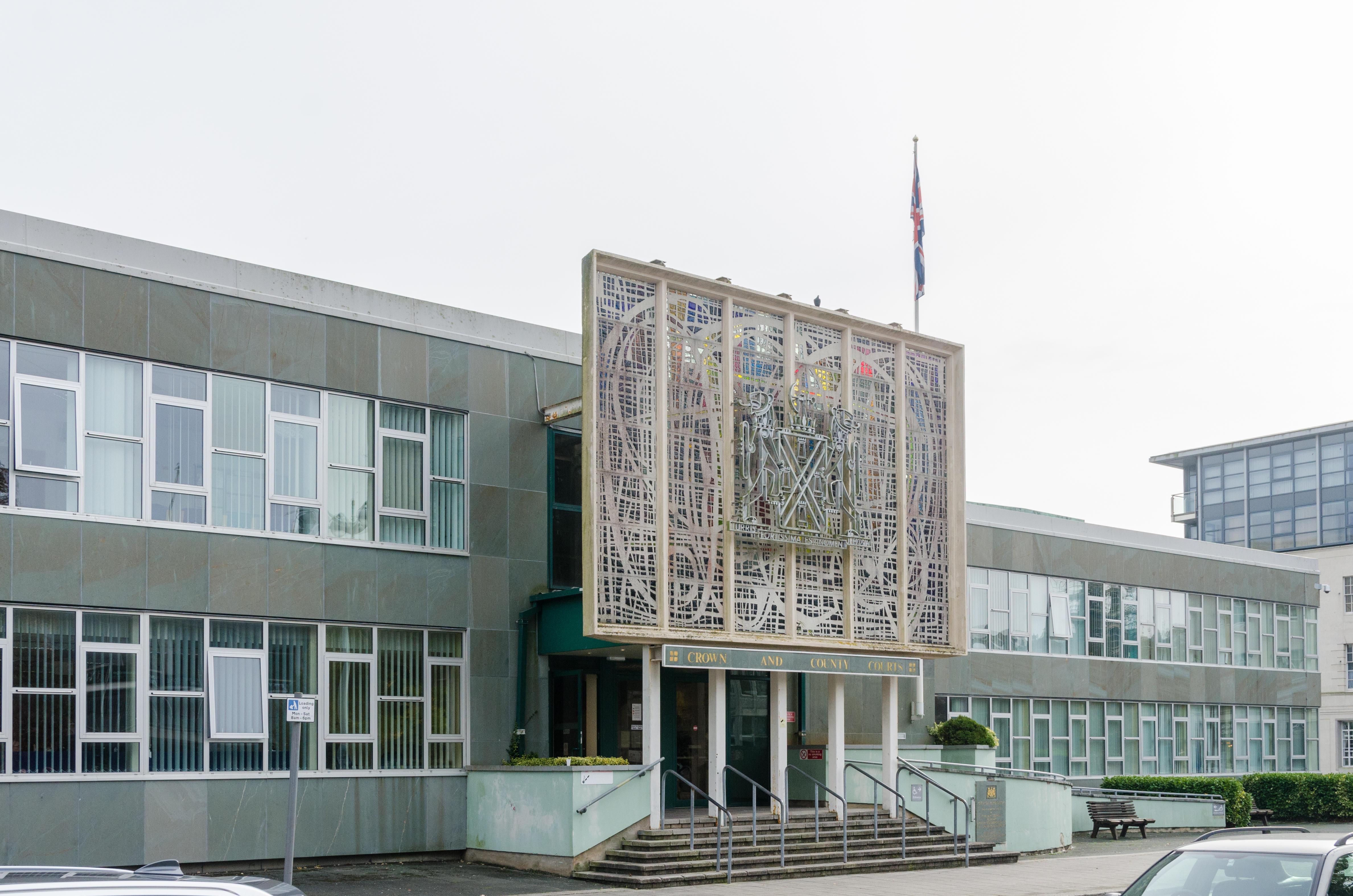 Cornish trader jailed for conning people out of £355,000