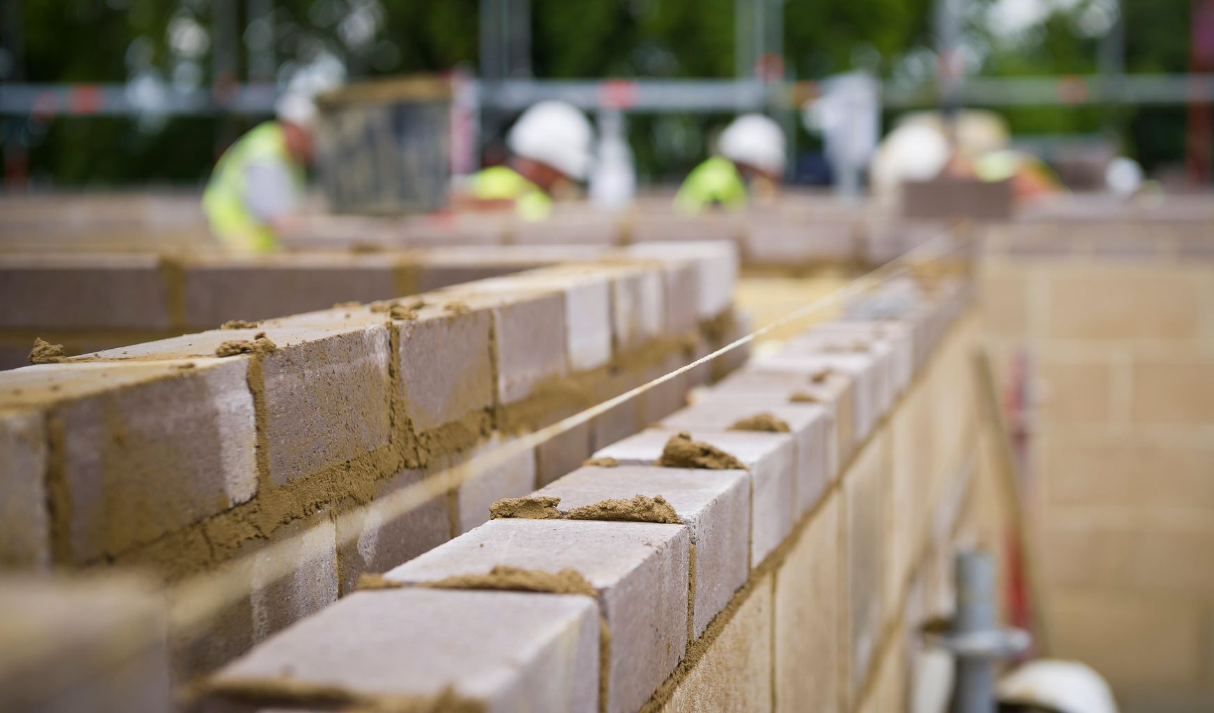Bedfordshire company building site death of leads to calls for tougher ...