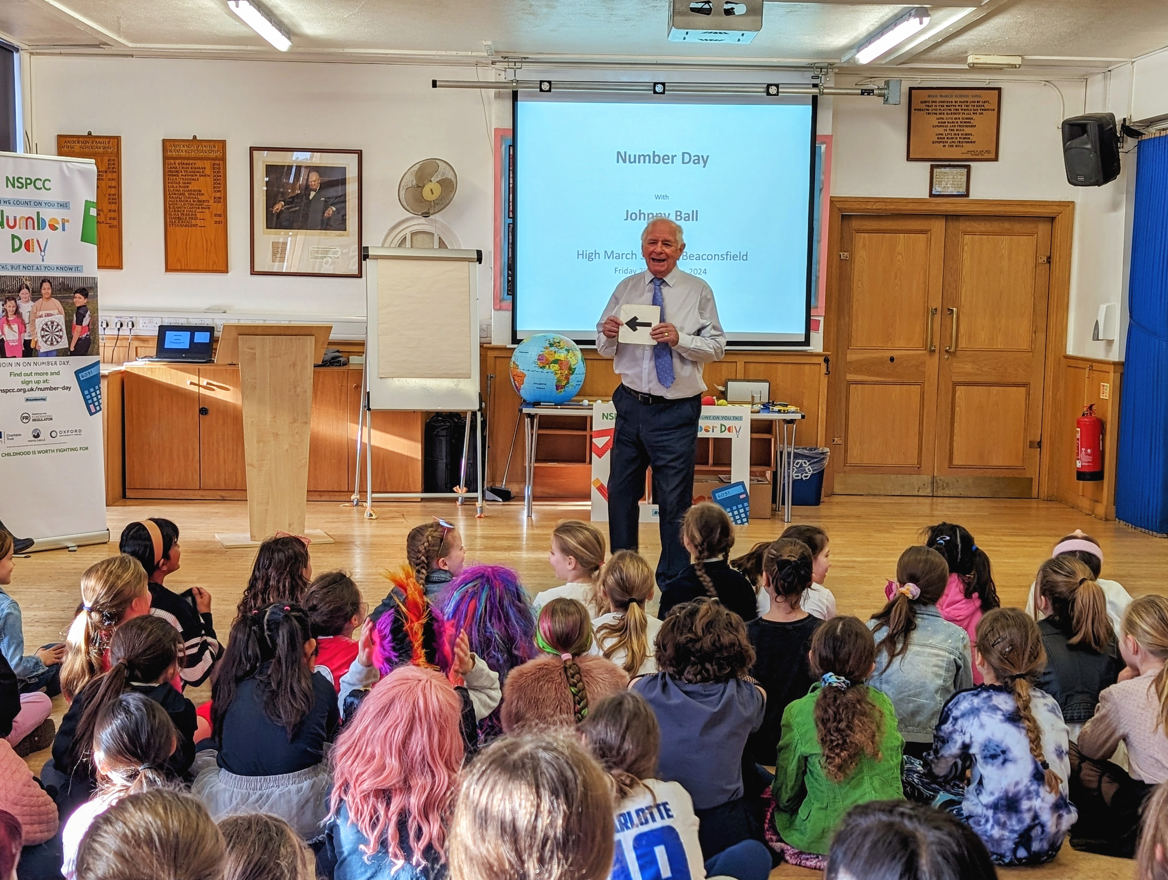 Mathmagician Johnny Ball visits Bucks school to celebrate Number Day ...