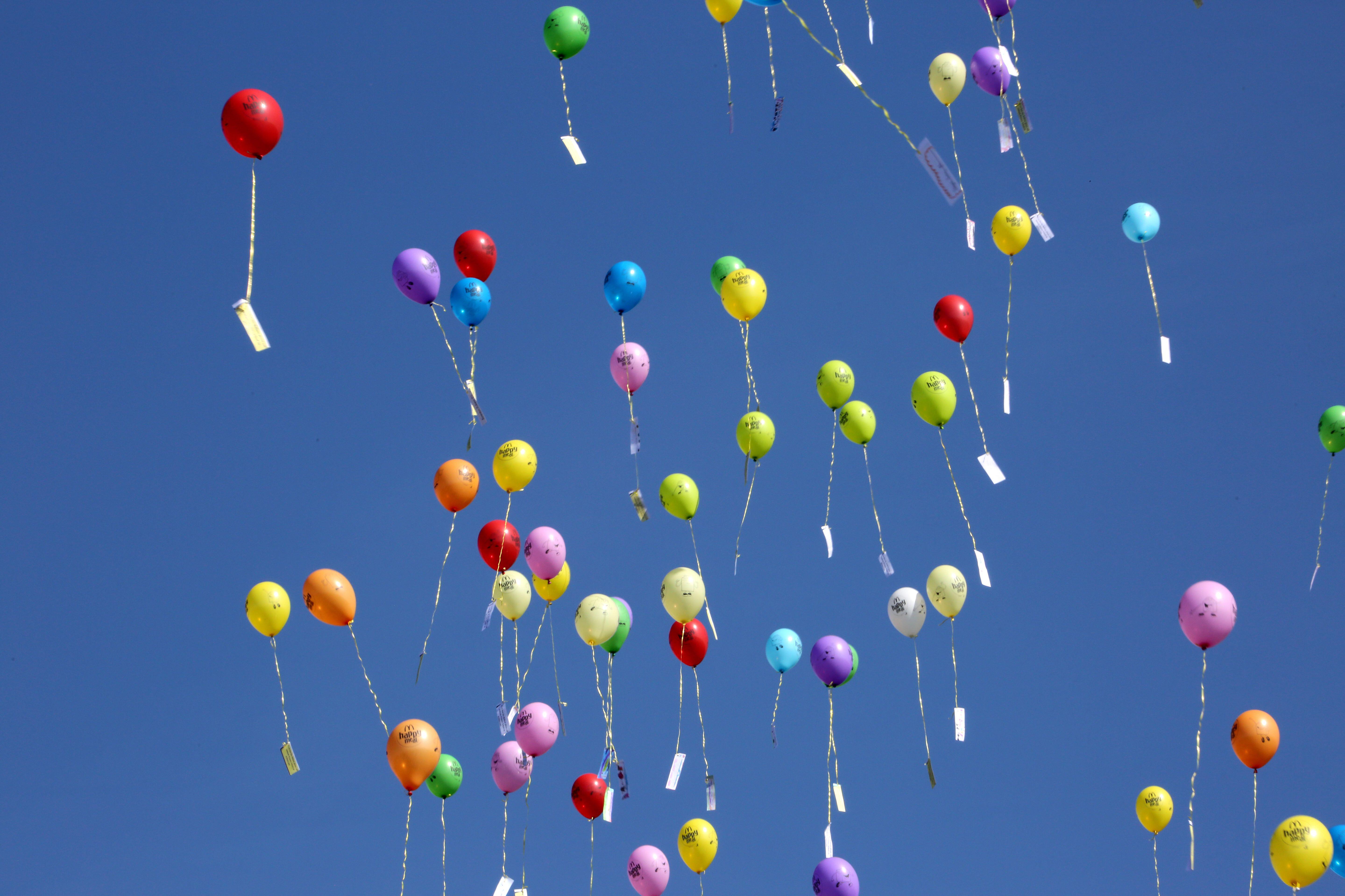 Balloons and sky lantern releases to be banned in Walsall | News ...