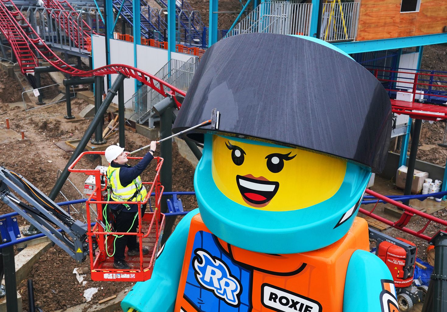 world-s-tallest-lego-minifigure-unveiled-in-berkshire-news-greatest