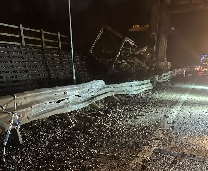 Lorry driver dies in M27 crash | News - undefined