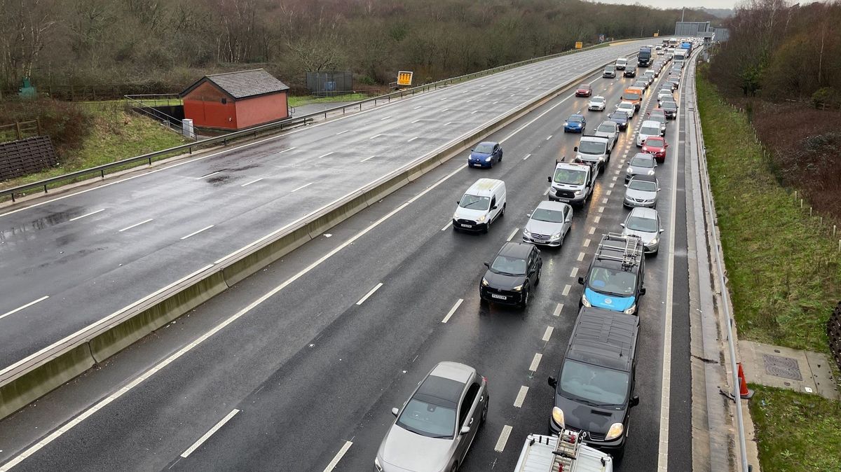 Trio from West Sussex arrested following fatal M27 crash bailed