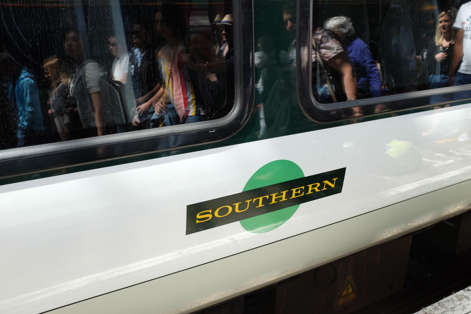 Disruption on Surrey trains after major signalling fault