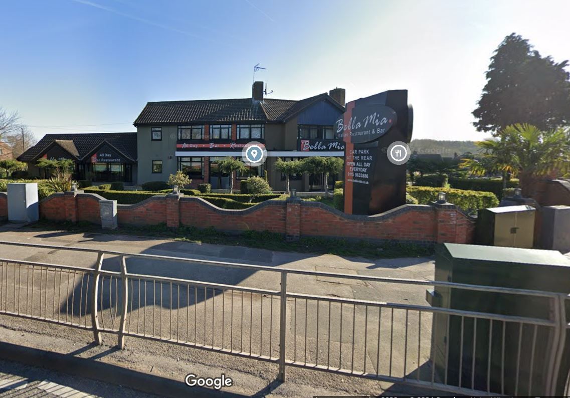 Woman suffers 'significant facial injuries' in Notts attack