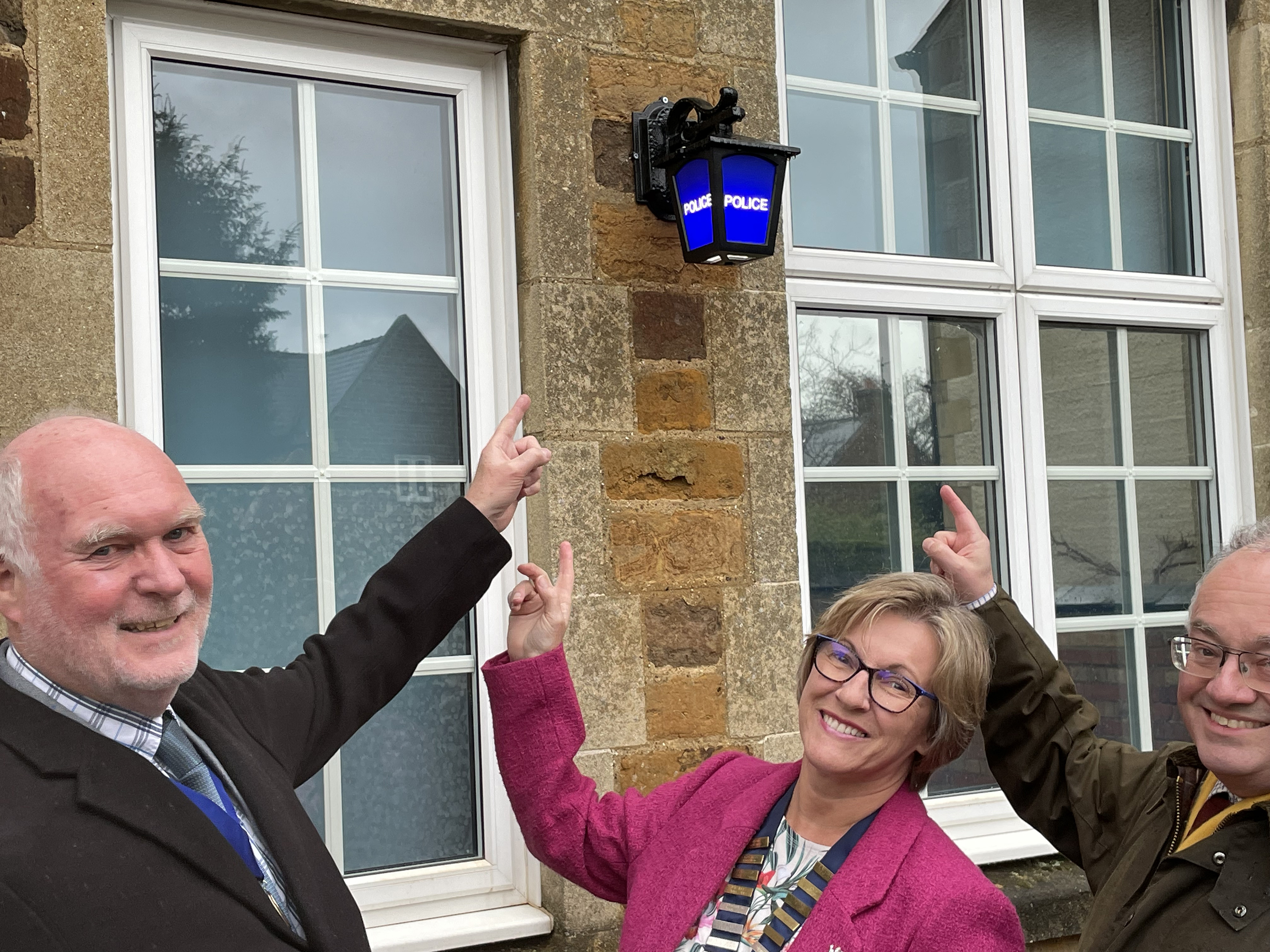Traditional blue police lamp installed in Rutland