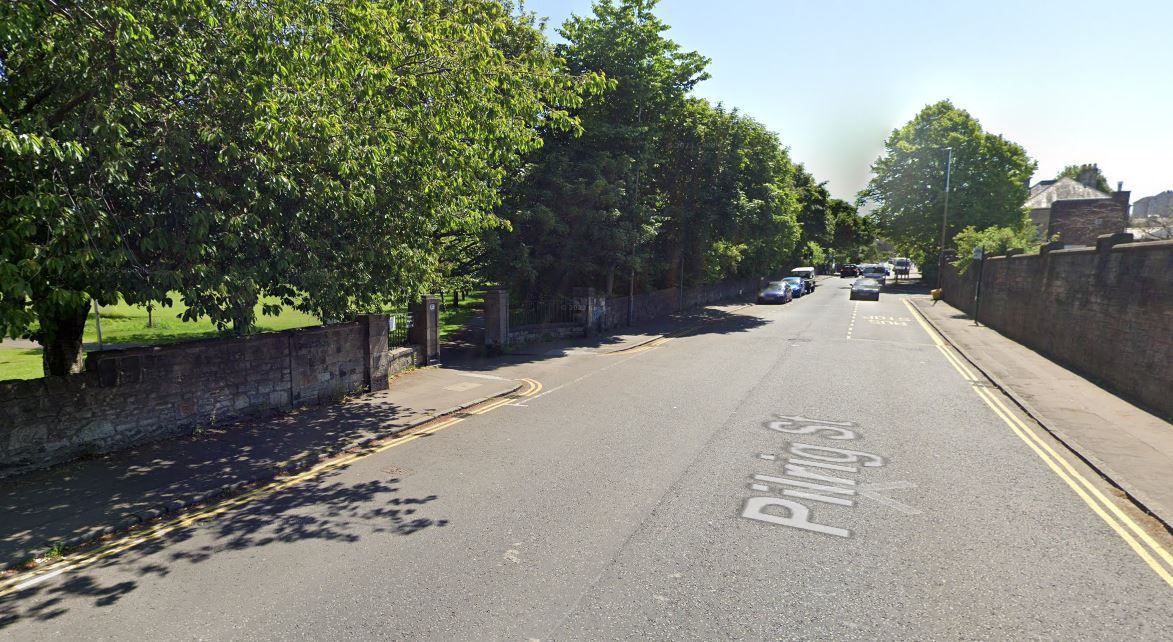 Man, 25, seriously injured after Leith stabbing