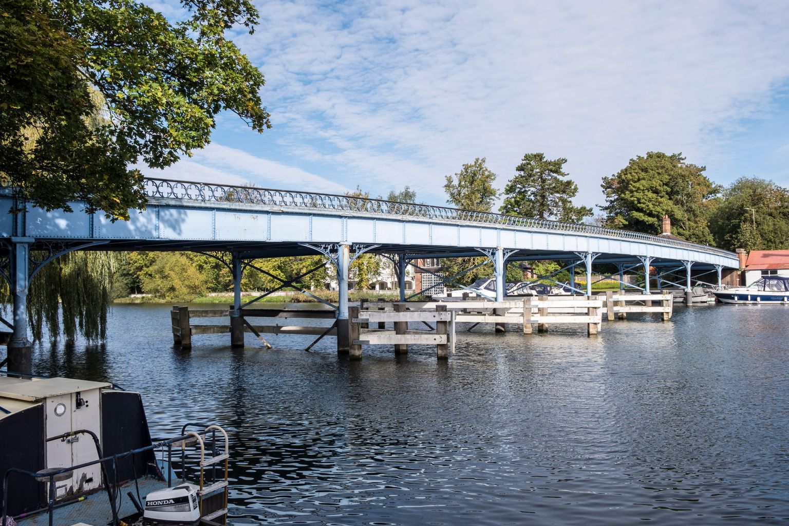 Cookham bridge to re-open