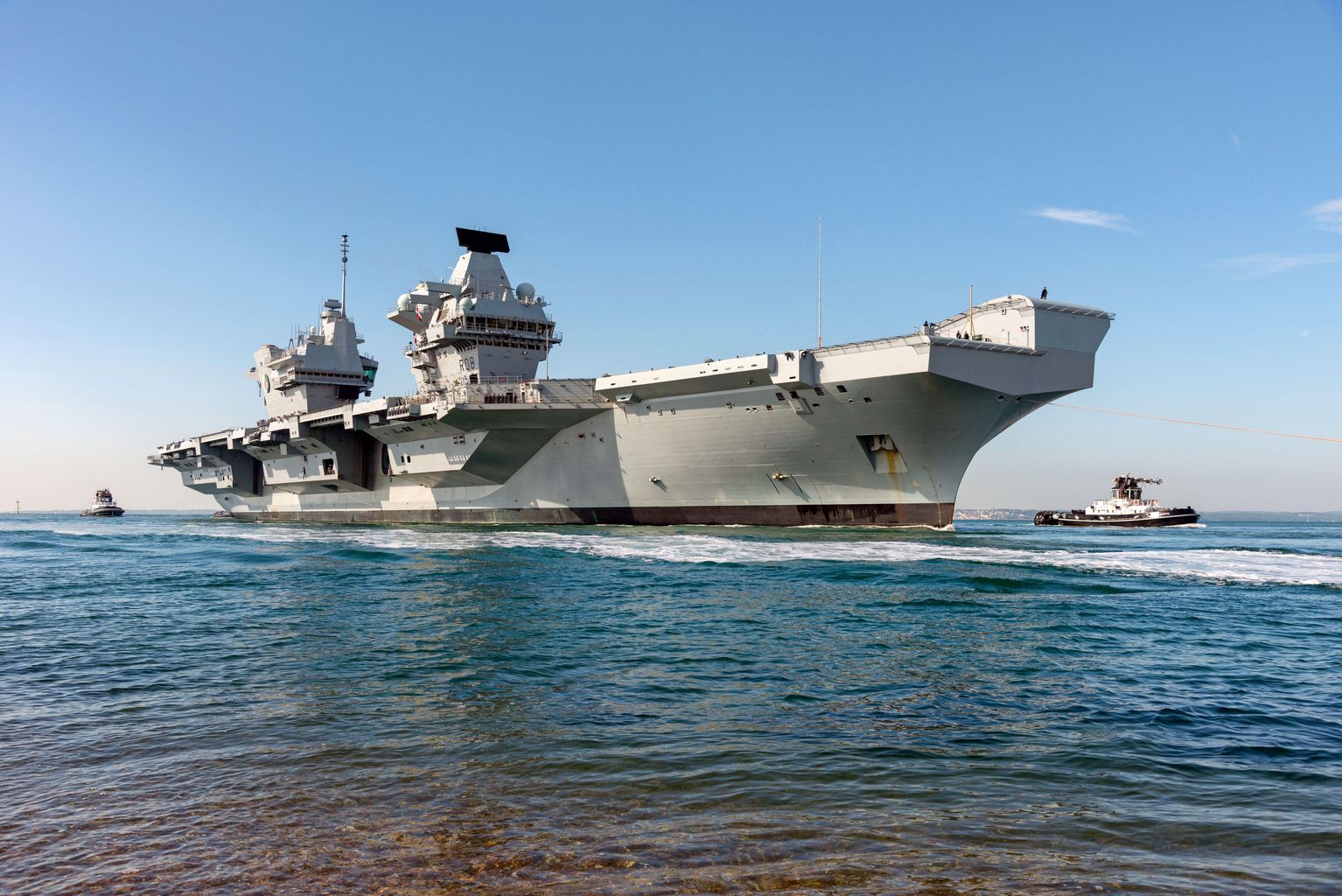 Fresh embarrassment for the Navy as HMS Queen Elizabeth catches fire ...