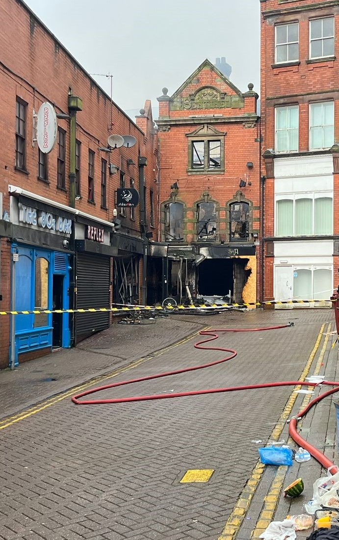 Fire crews continue to extinguish fire at former Hanley nightclub ...