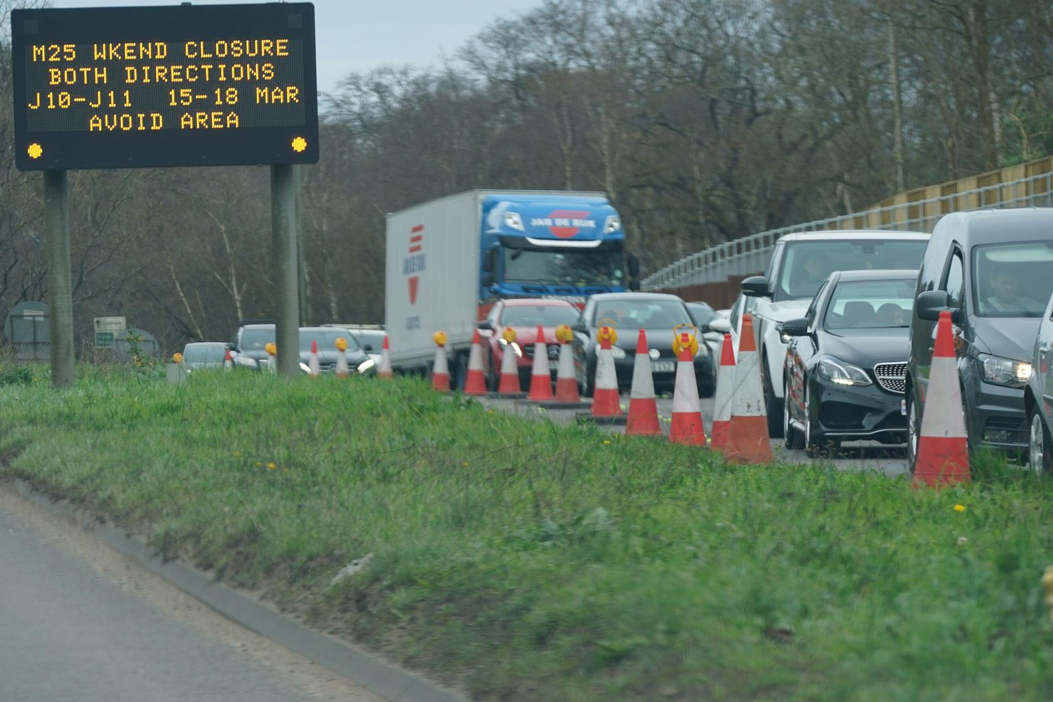 M25 in Surrey re-opens eight hours ahead of schedule