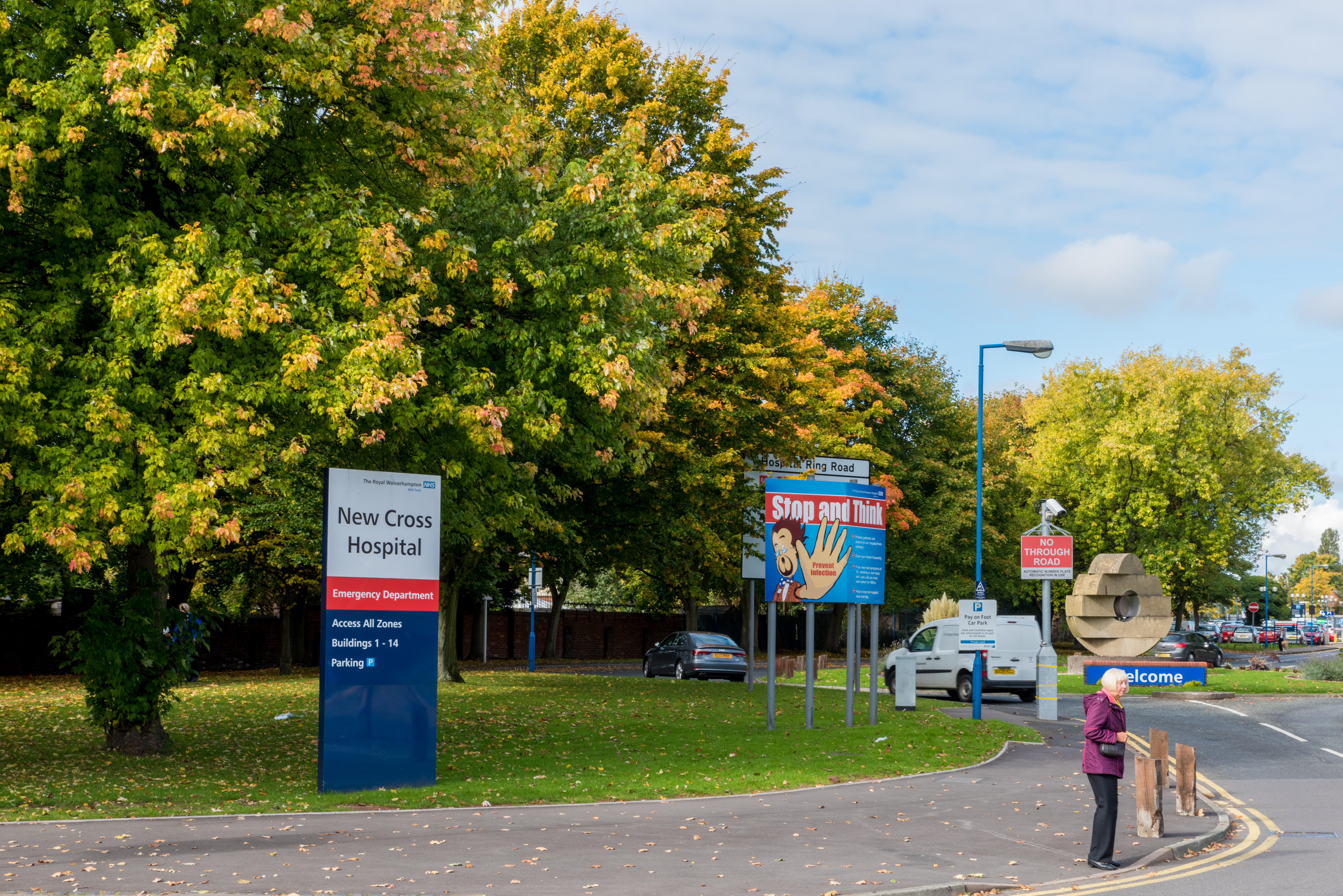 Wolverhampton hospital calls for better screening for ovarian cancer ...