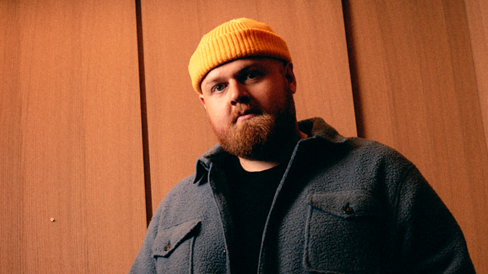 Tom Walker releases his emotional new song 'Lifeline'