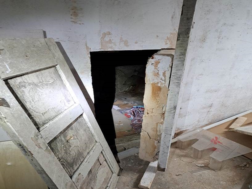 27,000 illegal cigarettes, vapes and tobacco seized after officers ...