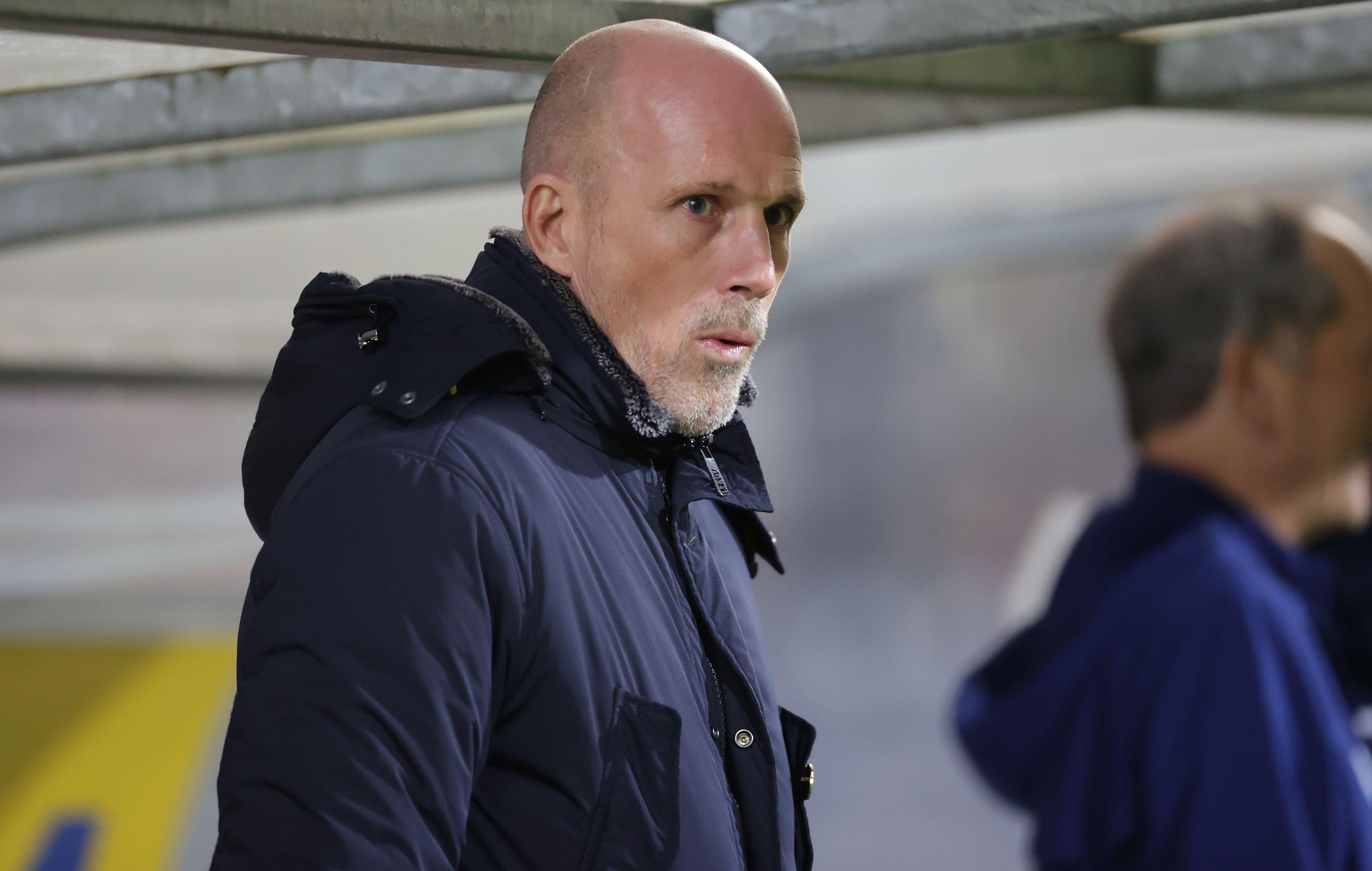 Clement: Rangers would play Dundee clash 'on mars' for three points