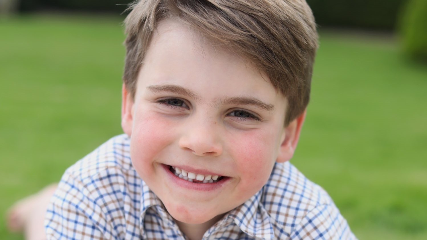 New photo released for Prince Louis' sixth birthday