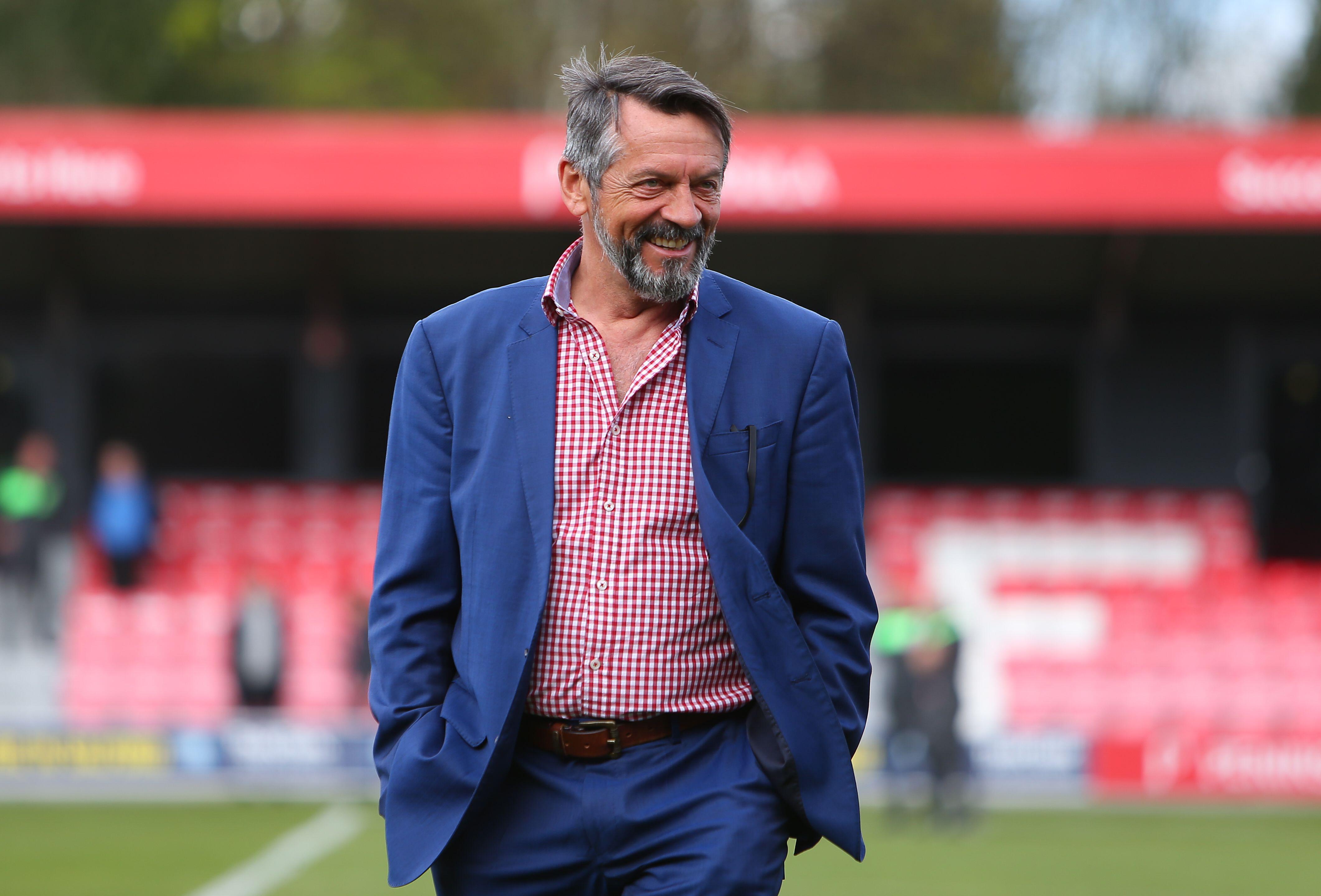 Phil Brown signs new contract at Kidderminster Harriers