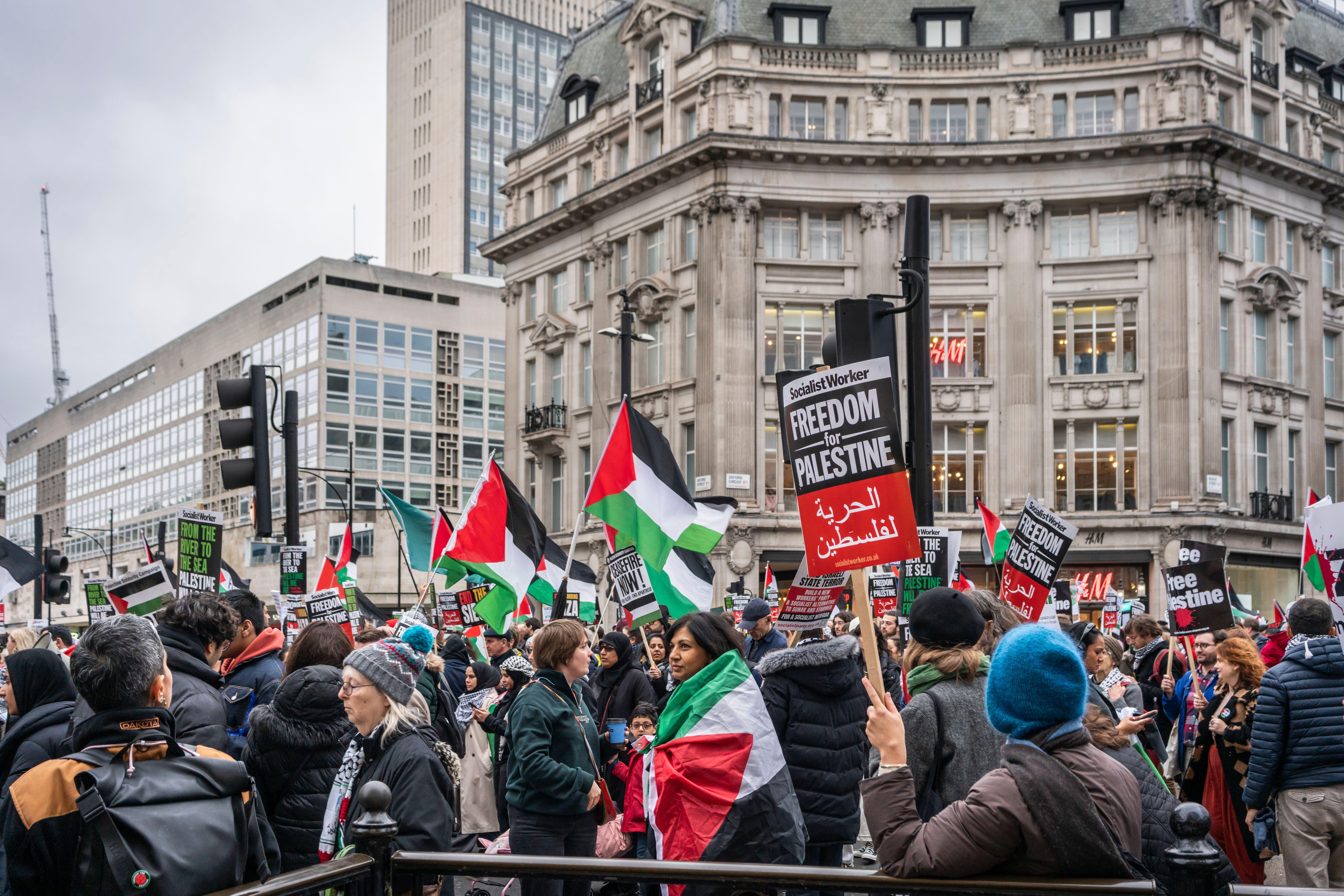 Man accused of wearing headband in support of Hamas denies charge ...
