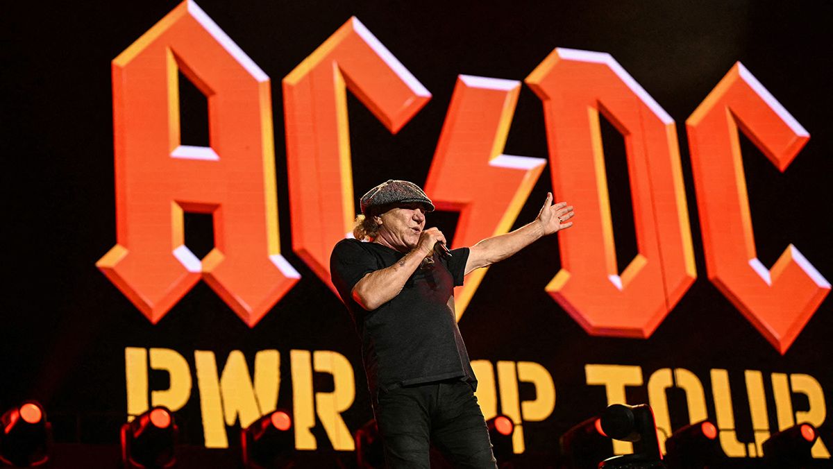 Acdc Kick Off European Power Up Tour Photos Video And Setlist