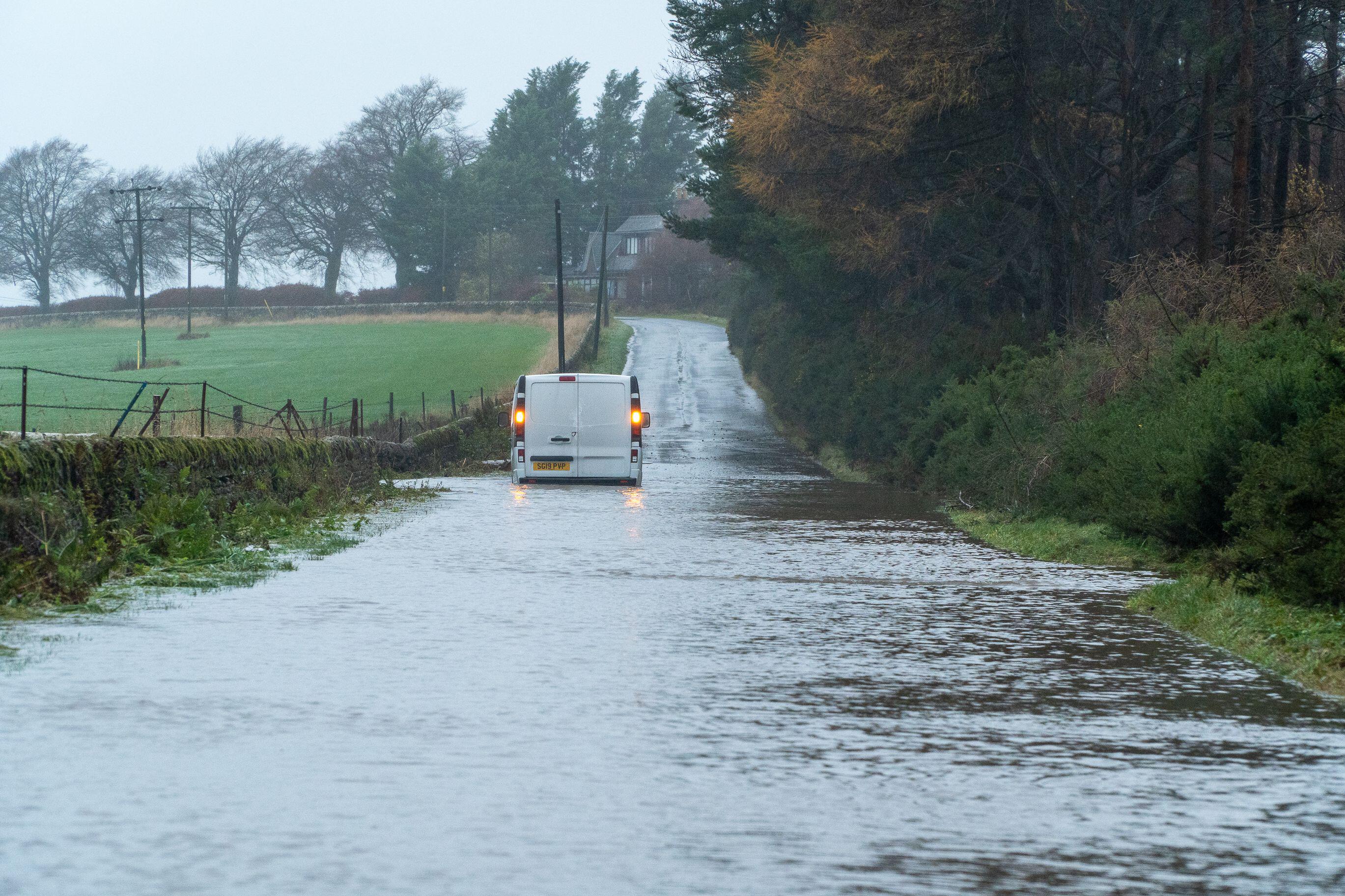 Amber weather warning for rain affecting North Wales | News - Hits ...