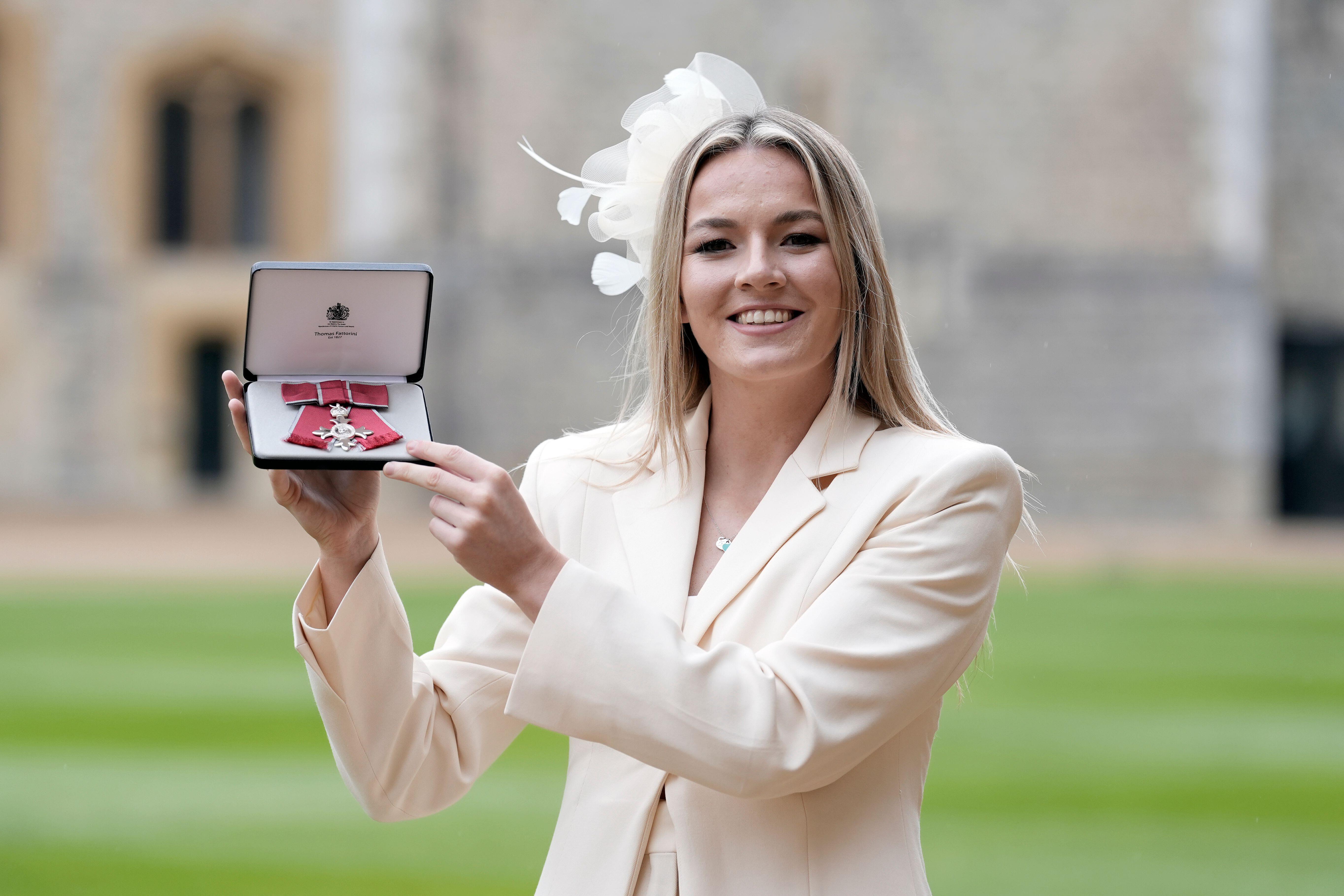 North Walsham's Lauren Hemp does 'first curtsy' as she's awarded MBE ...
