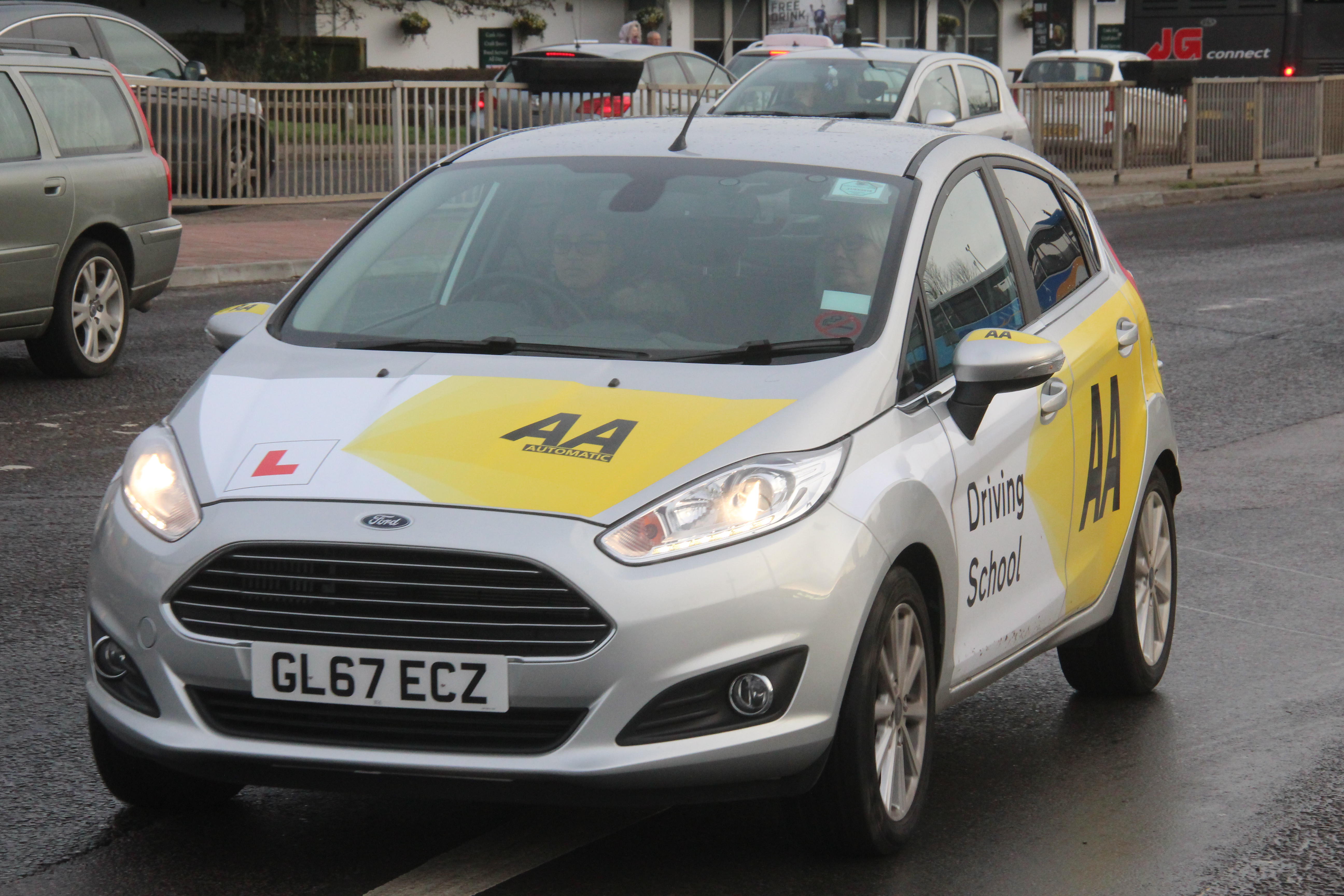 Driving school predicts 1 in 4 driving test passes will be in automatic ...