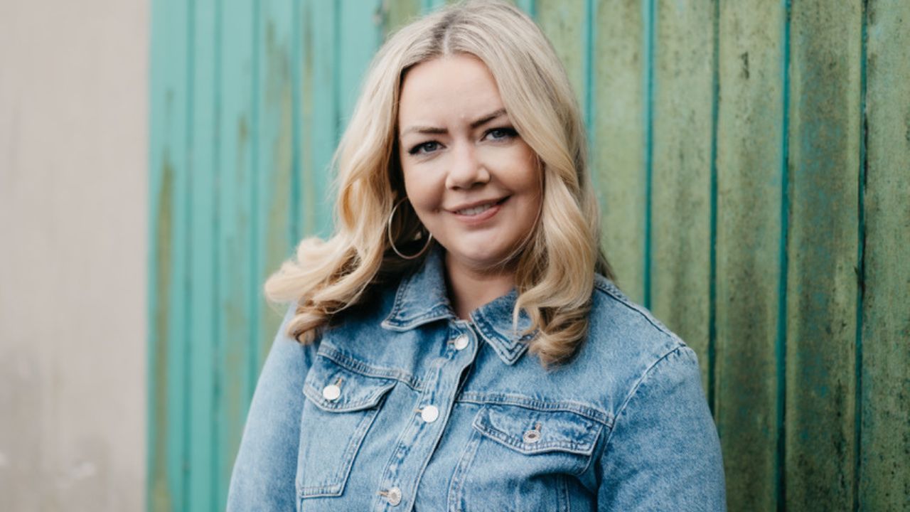 Serena Terry officially the FIRST FEMALE COMIC to sell out Belfast SSE ...