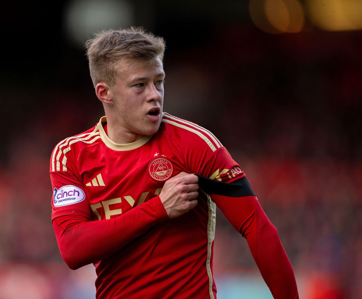 Connor Barron departs Dons as Jimmy Thelin's first signings announced