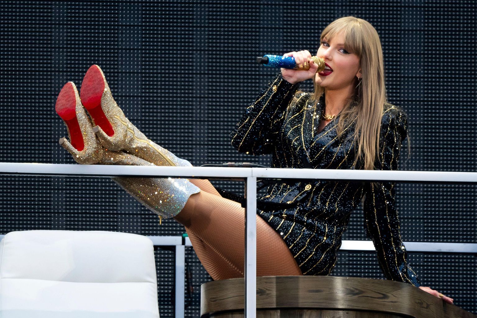 Taylor Swift hosts 'unforgettable' show at Wembley | News - Magic Radio