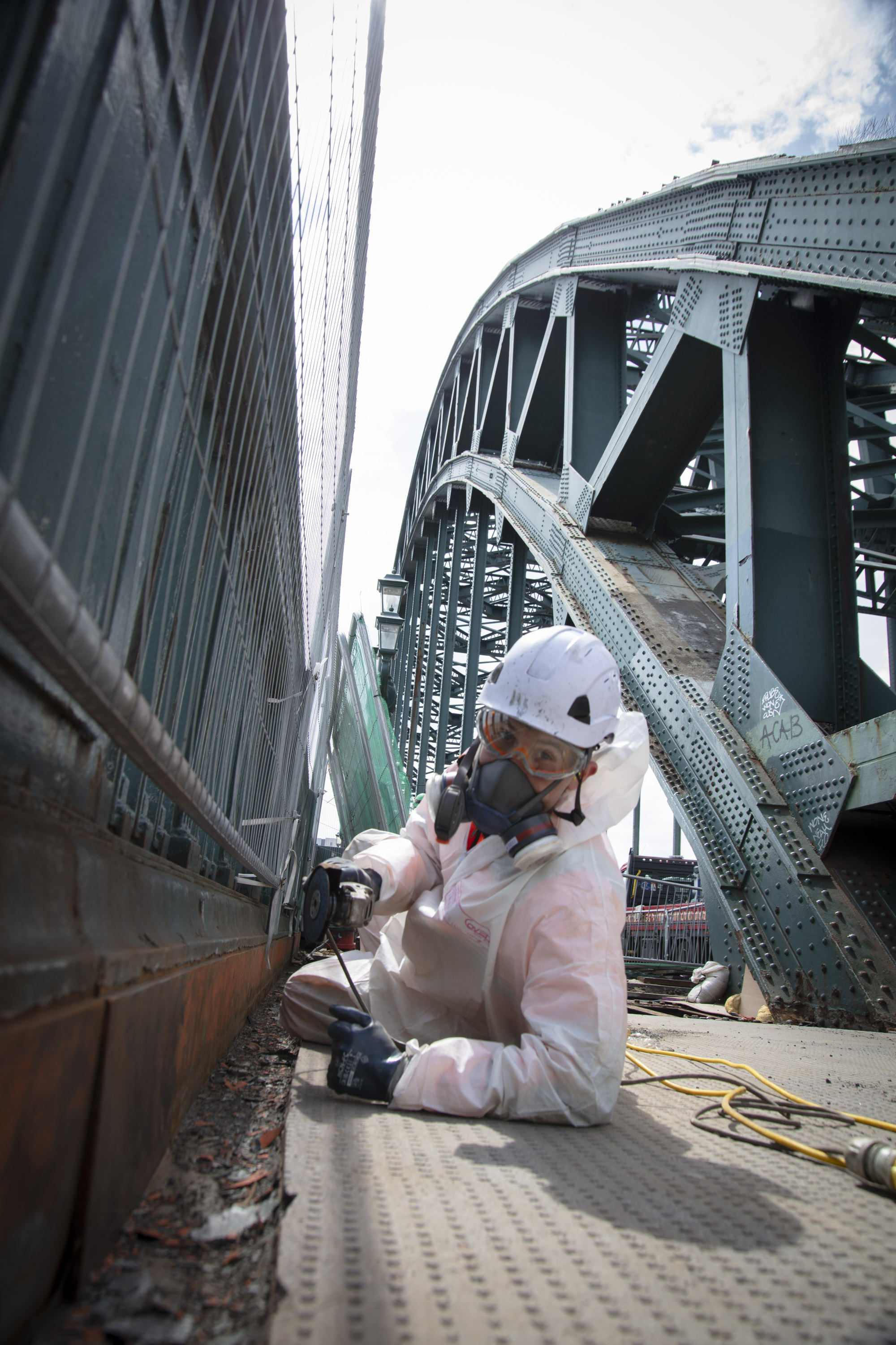 9 tonnes of bird muck removed from Tyne Bridge