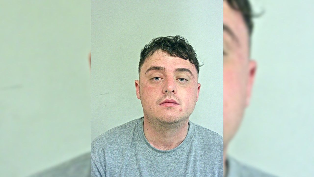 Violent thug jailed for 15 and a half years for pub assault with cosh ...