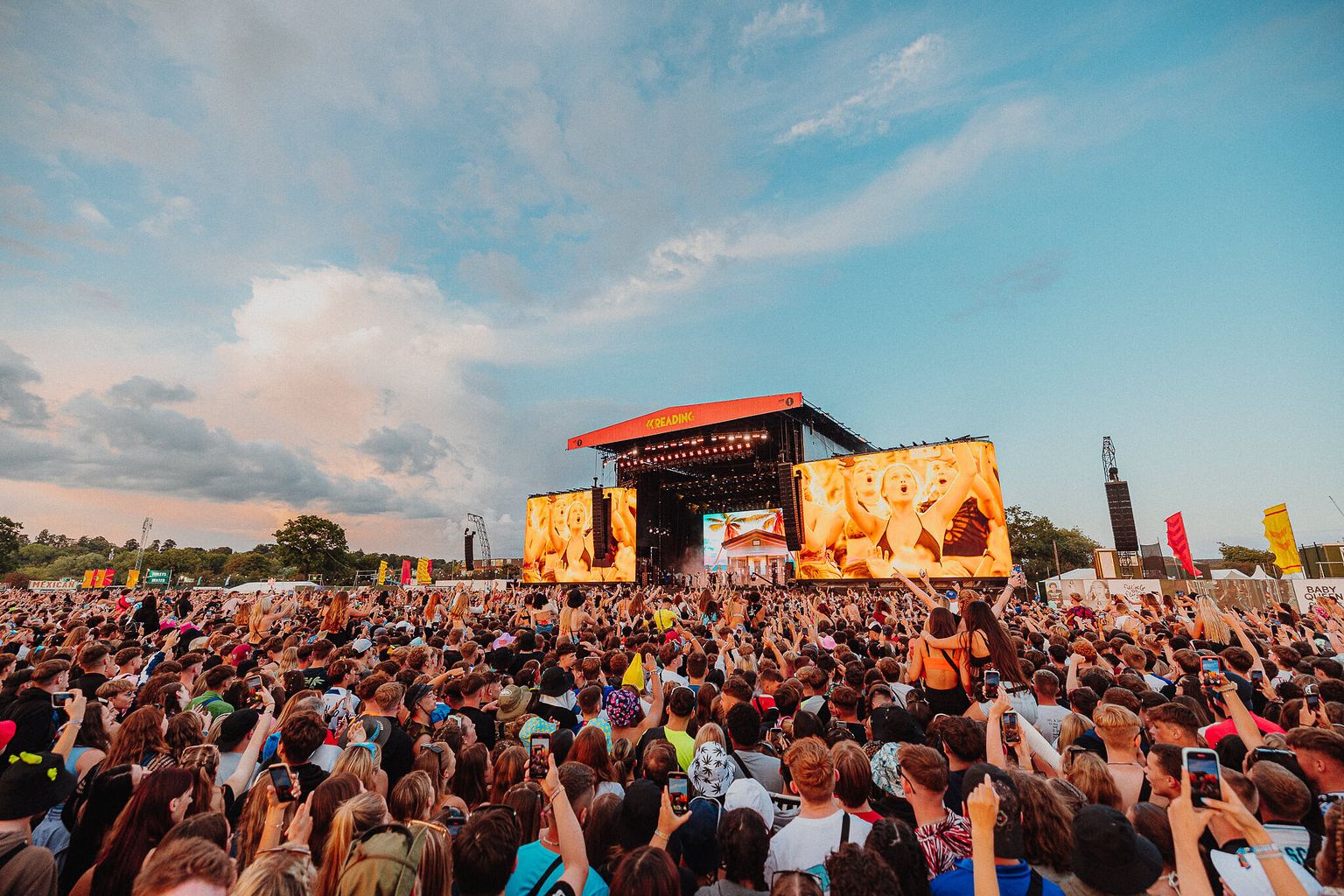 Win tickets to reading and Leeds Festival!