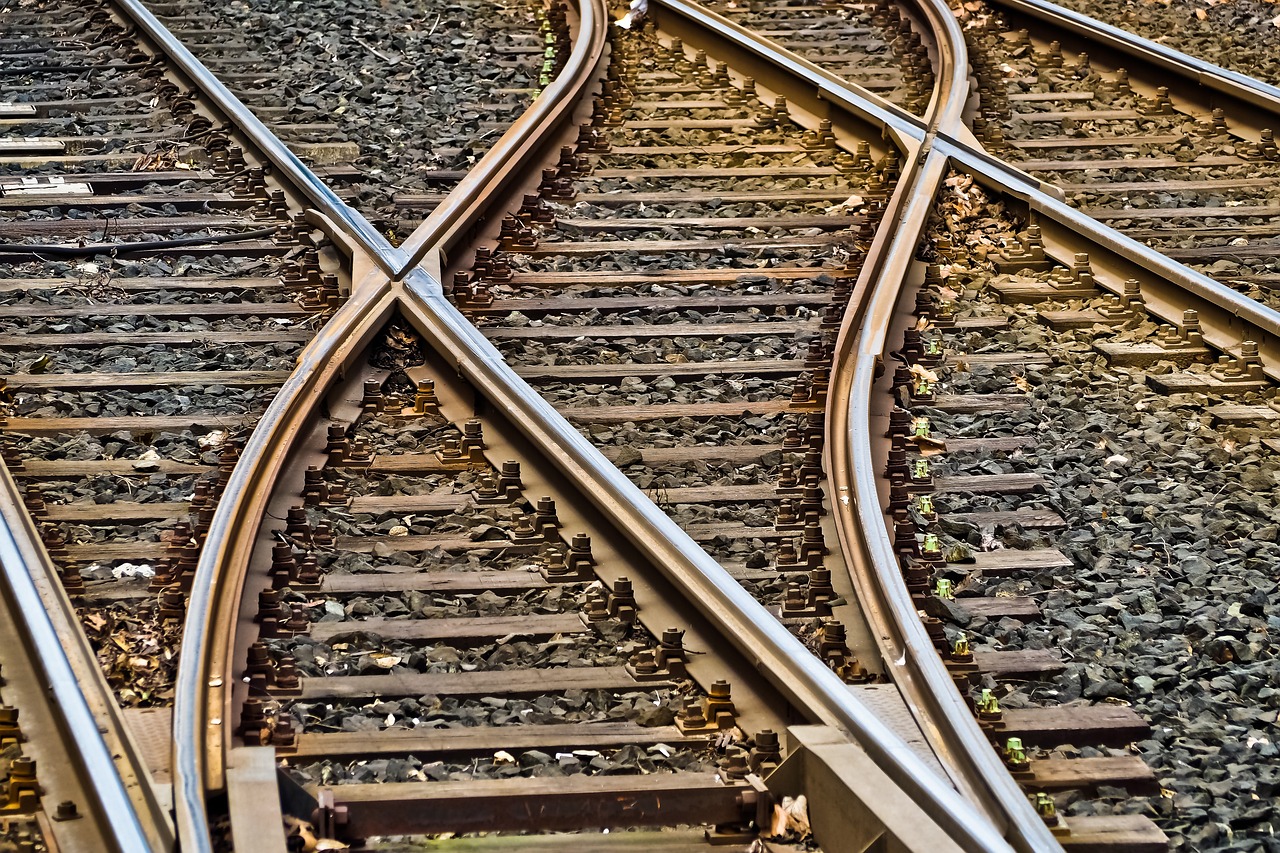 Government to discuss plans to improve railway bottleneck affecting ...