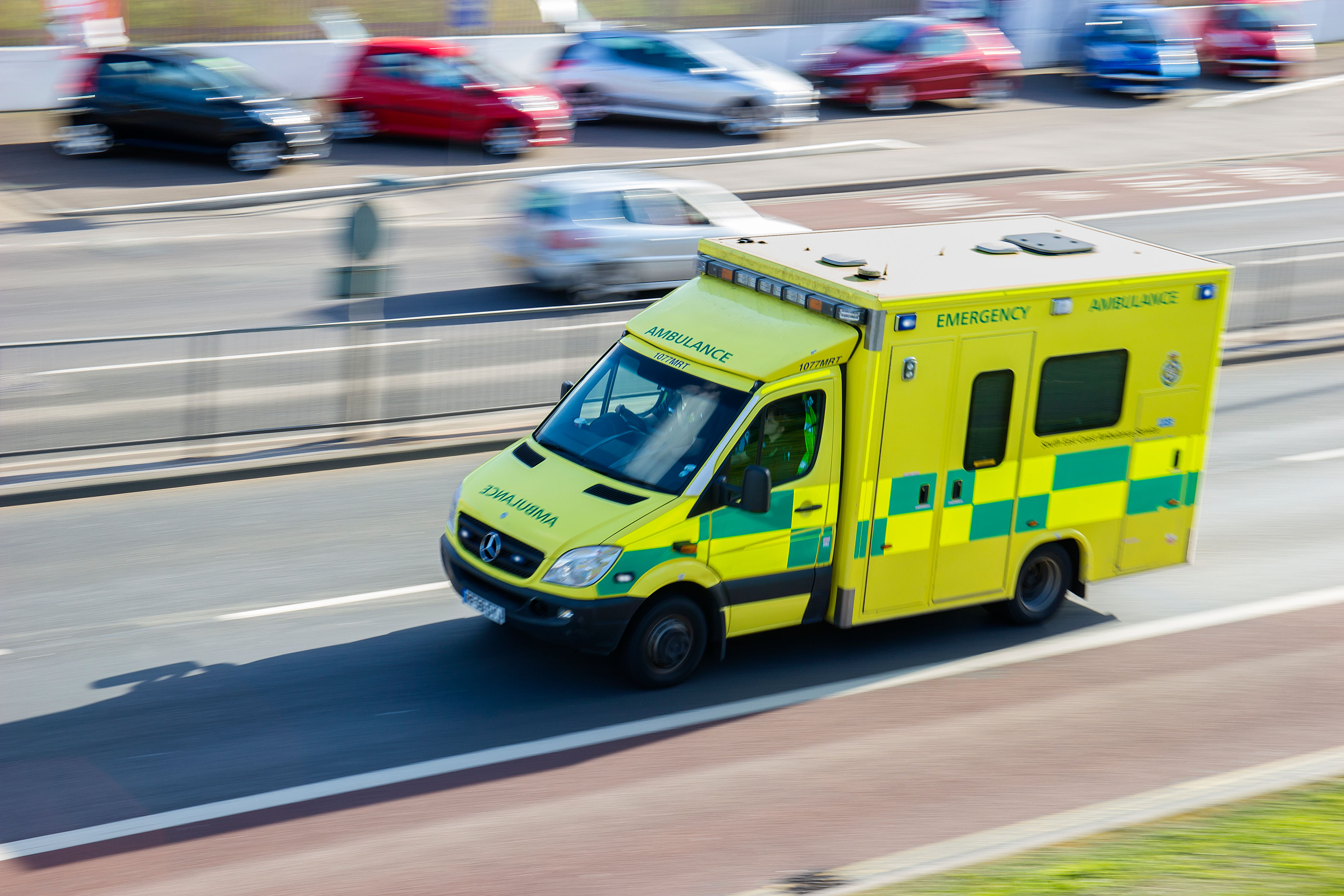 M5 closed in both directions after serious crash