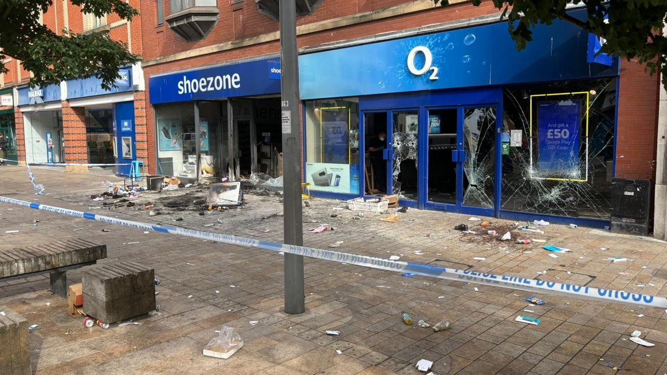 Hull disorder: Five more arrests made by Humberside Police