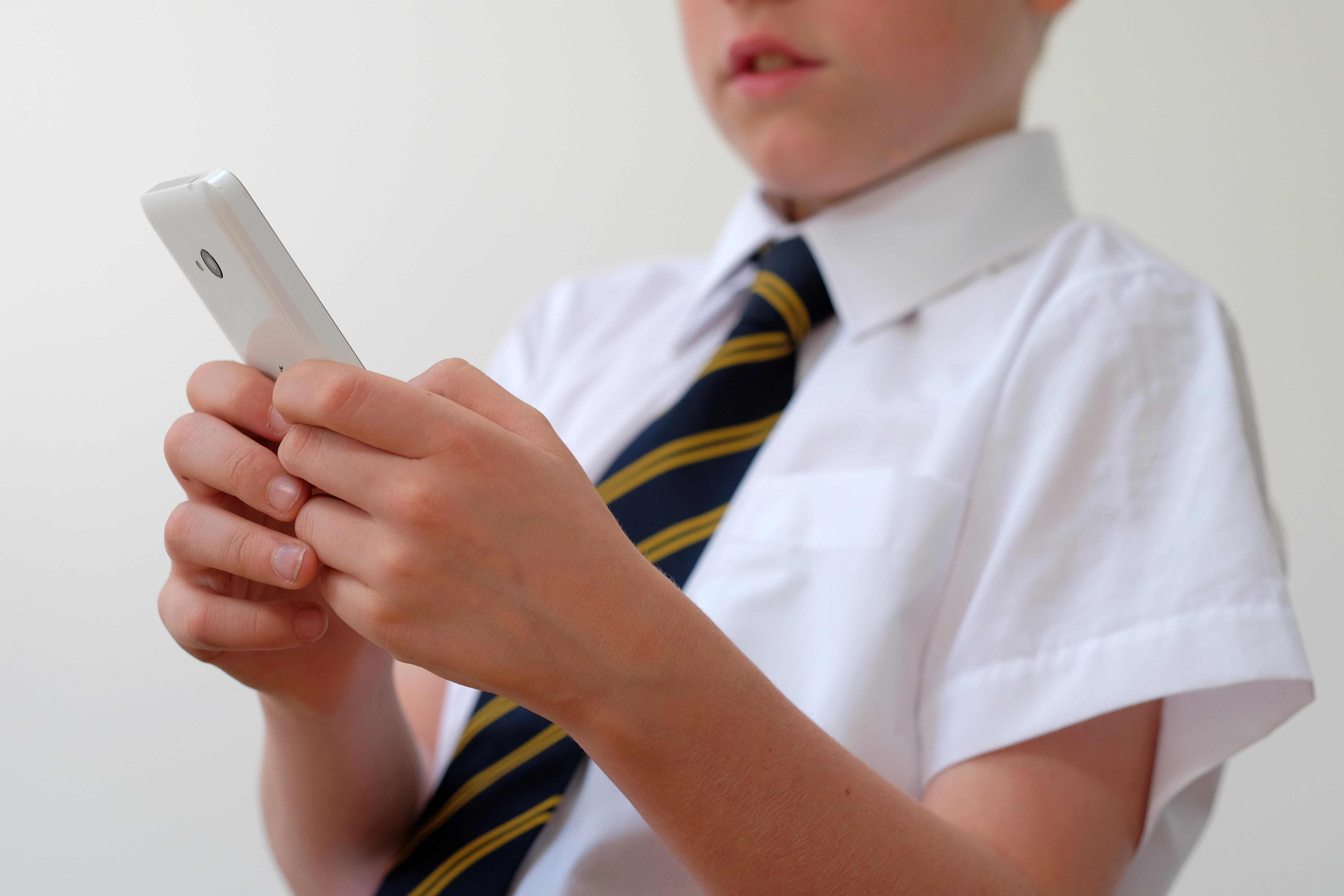 Headteachers in Scotland will be able to ban mobile phones in schools
