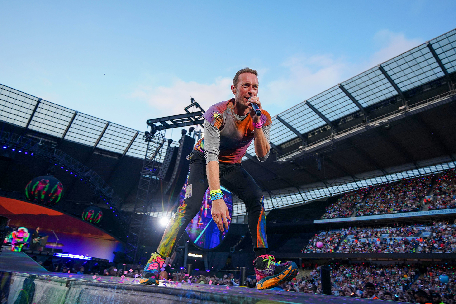 Coldplay’s current run revealed as the biggest rock tour of all time | News - Absolute Radio