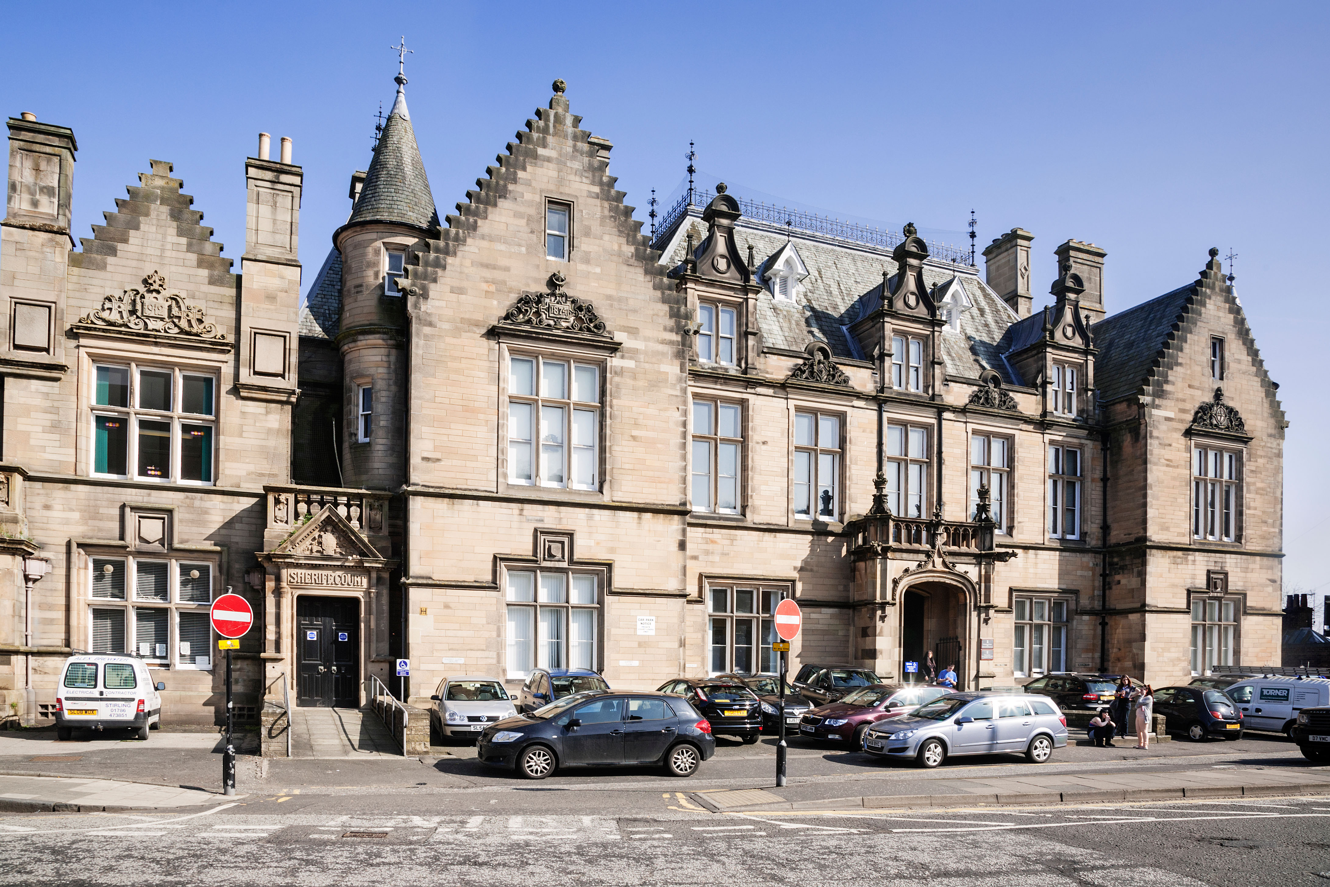 Edinburgh murderer given 3 more years for assaulting prison officers ...