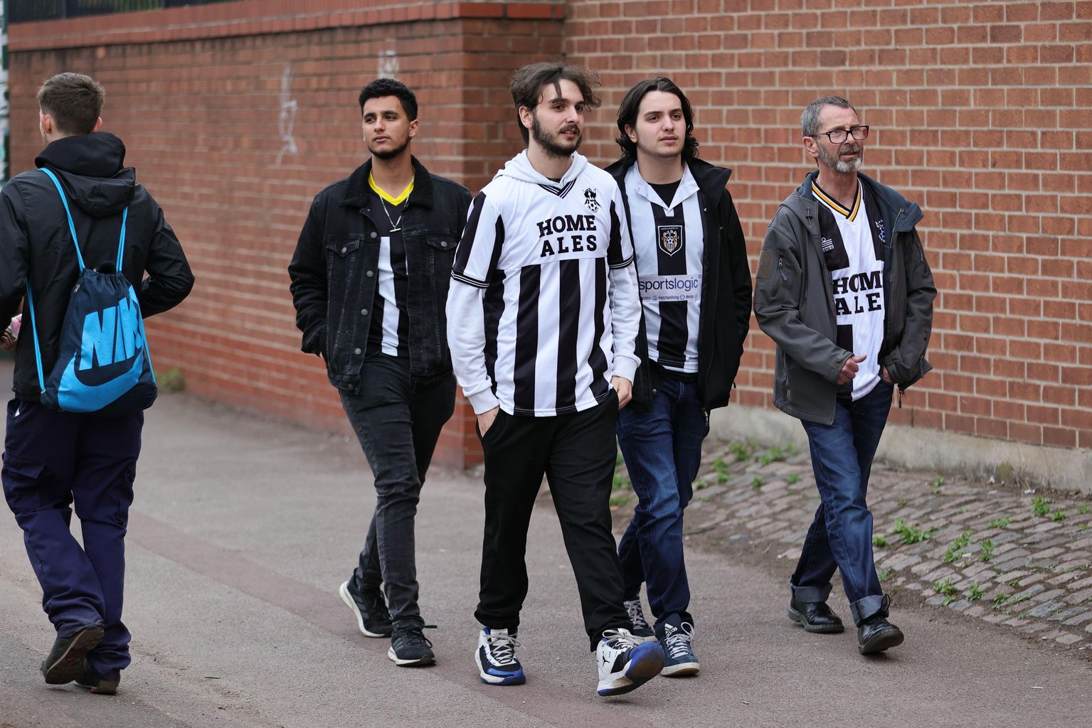 Football fans warned about drugs after Grimbsy Town supporter detained ...