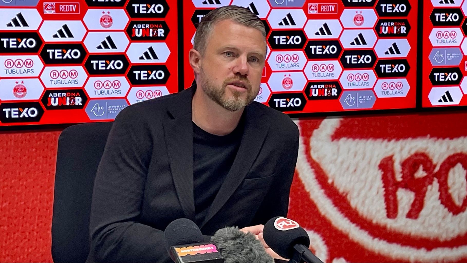 Jimmy Thelin pleased with bond between Aberdeen players and fans.