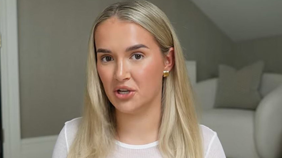 Molly He's Instagram, Twitter & Facebook on IDCrawl