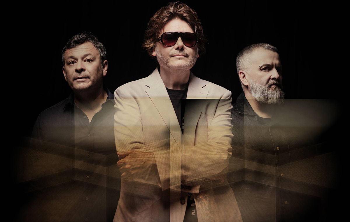 Listen to Manic Street Preachers' euphoric new single 'Decline & Fall'