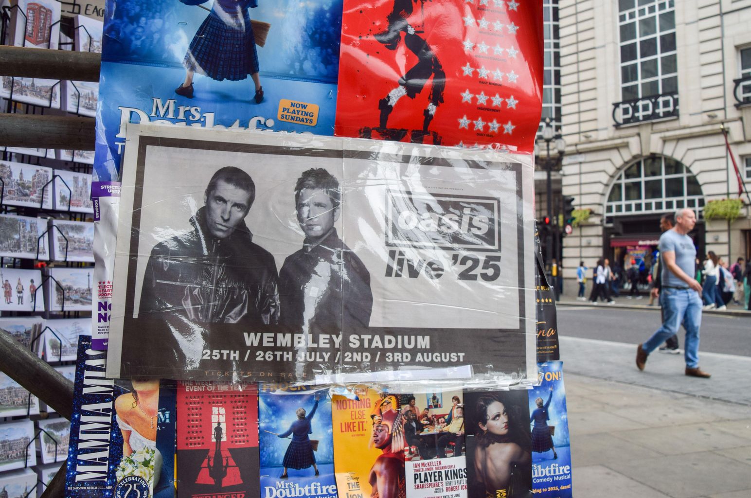 Police warn against ticket touts following surge pricing for Oasis