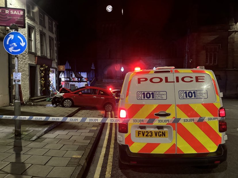 Centre of Peebles sealed off due to 'police incident'