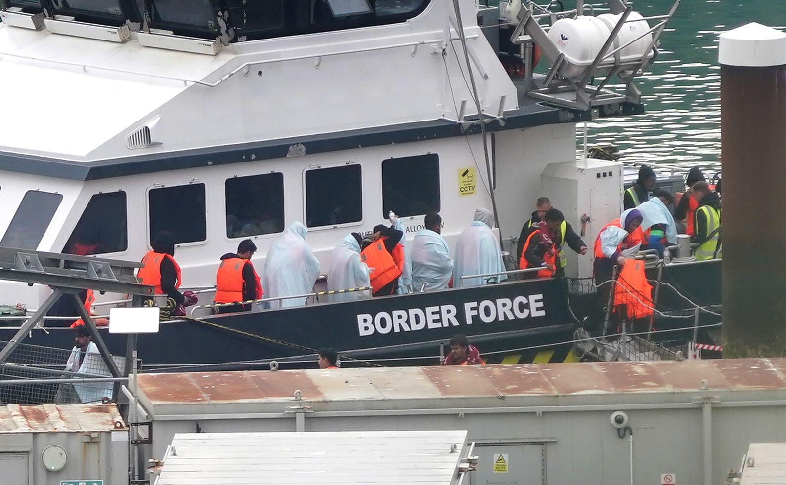 Migrant crossings continue after 12 deaths in Channel