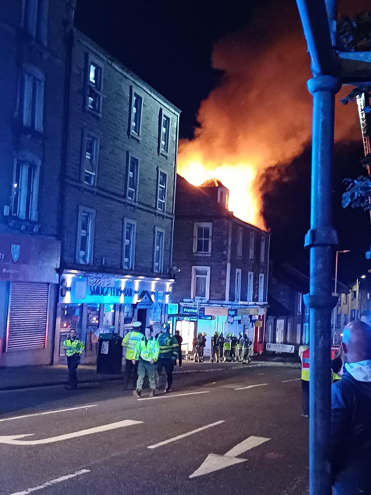 Firefighters continue to battle blaze at Dundee flat | News - Tay FM
