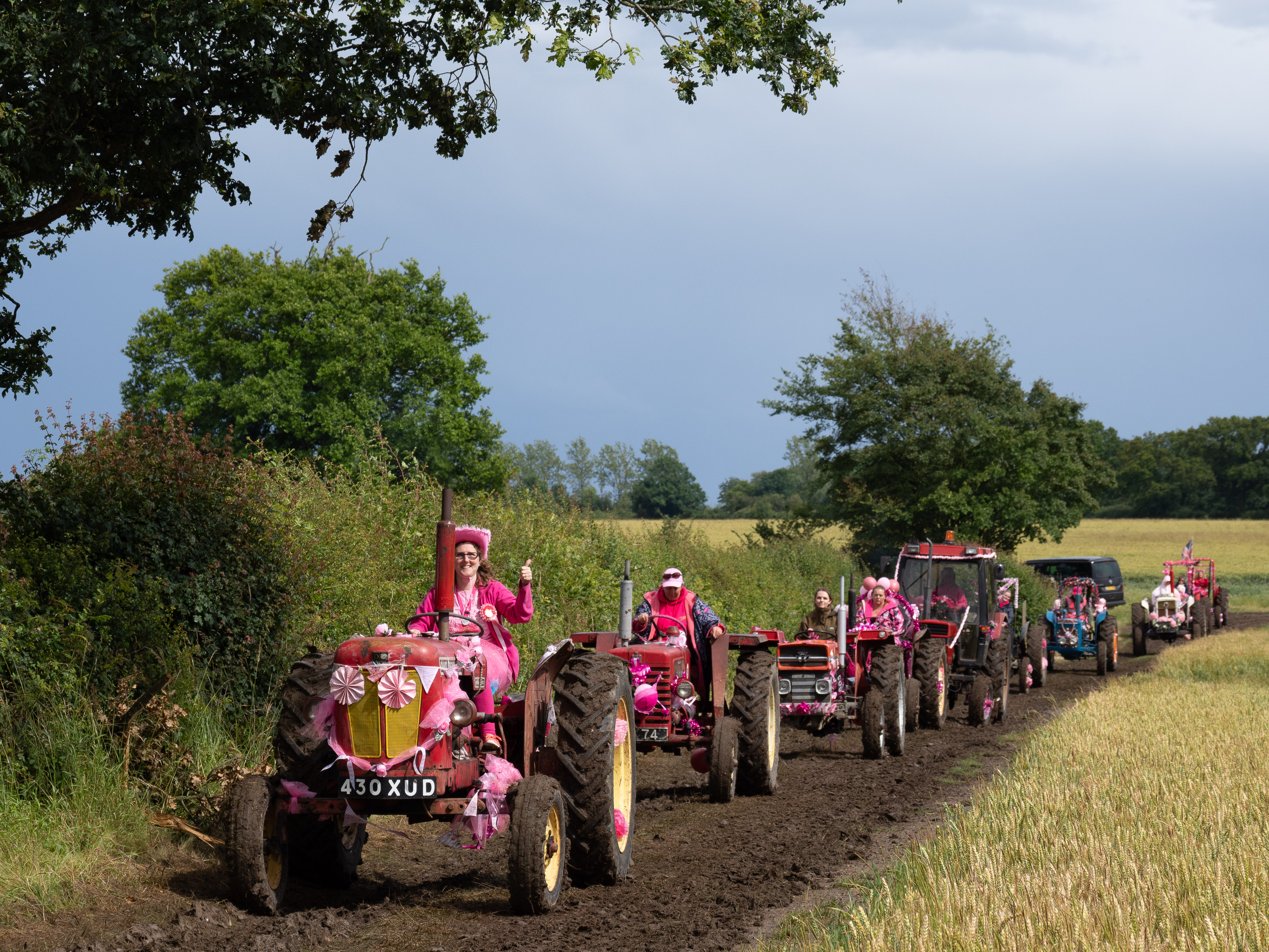 Annual Pink Ladies' Tractor Road Run raises over £125,000 for charity ...